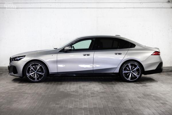 Pelēks BMW 520 2024 Viļņa, ar dzinēja tilpumu 2.00 L un nobraukumu 33 tūkst. km par 53881 €, foto 4 vietnē AUTOMOTO.COM.LV