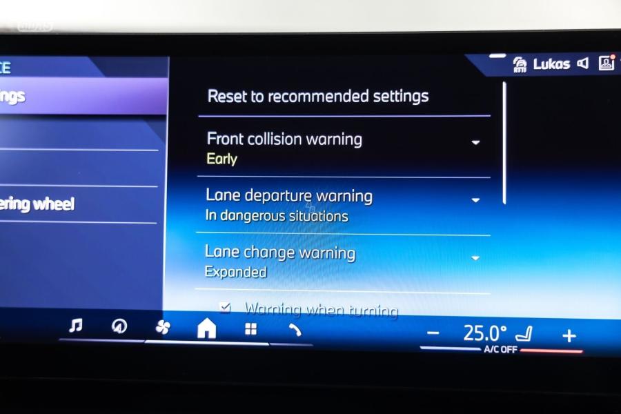 Серый БМВ 520 2024 в Вильнюс, объемом двигателя 2.00 л и пробегом 52 тыс. км за 52991 €, фото 27 на AUTOMOTO.COM.LV