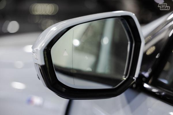 Grey BMW 520 2024 in Vilnius, with an engine capacity of 2.00 L and mileage of 52 thousand km for 51991 €, photo 8 on AUTOMOTO.COM.LV
