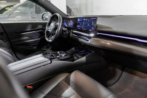 Grey BMW 520 2024 in Vilnius, with an engine capacity of 2.00 L and mileage of 52 thousand km for 51991 €, photo 16 on AUTOMOTO.COM.LV