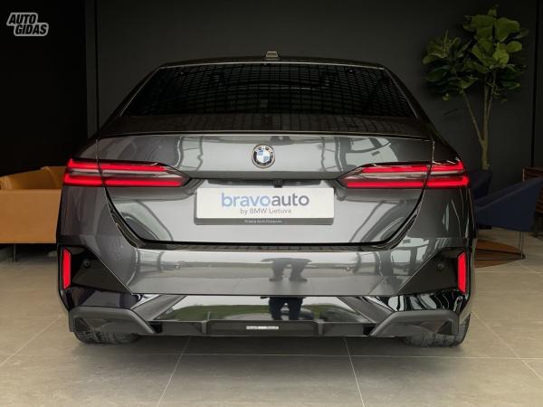 Grey BMW 520 2024 in Klaipeda, with an engine capacity of 2.00 L and mileage of 39 thousand km for 55991 €, photo 5 on AUTOMOTO.COM.LV