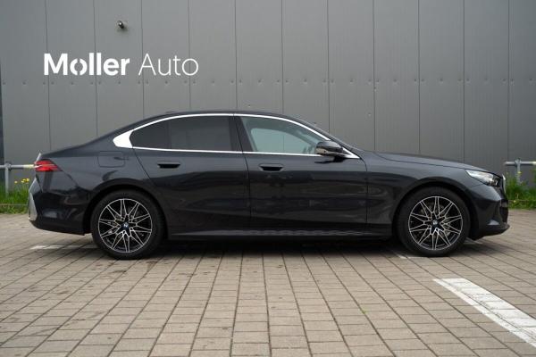 Grey BMW 520 2024 in Vilnius, with an engine capacity of 2.00 L and mileage of 59 thousand km for 43450 €, photo 9 on AUTOMOTO.COM.LV
