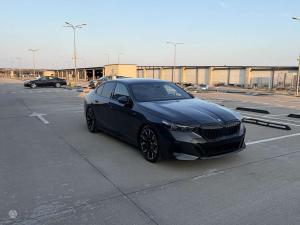 Pelēks BMW 520 2024 Kauņa, ar dzinēja tilpumu 2.00 L un nobraukumu 69 tūkst. km par 47000 €, foto  vietnē AUTOMOTO.COM.LV