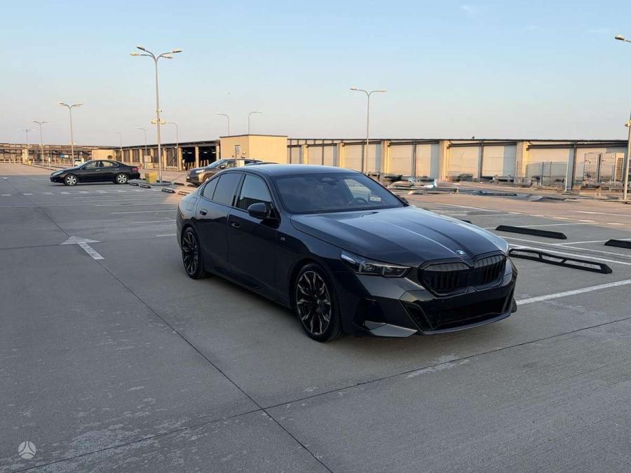 Pelēks BMW 520 2024 Kauņa, ar dzinēja tilpumu 2.00 L un nobraukumu 69 tūkst. km par 47000 €, foto 1 vietnē AUTOMOTO.COM.LV