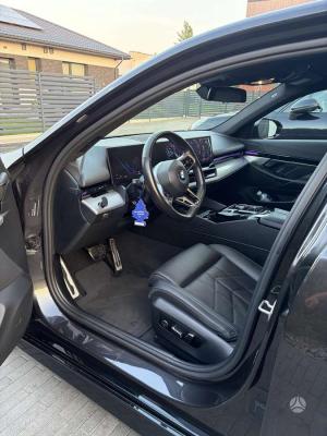 Pelēks BMW 520 2024 Kauņa, ar dzinēja tilpumu 2.00 L un nobraukumu 69 tūkst. km par 47000 €, foto 11 vietnē AUTOMOTO.COM.LV