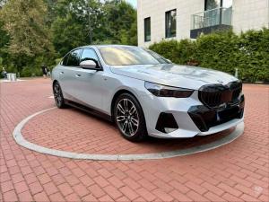 Pelēks BMW 520 2024 Viļņa, ar dzinēja tilpumu 2.00 L un nobraukumu 76 tūkst. km par 55000 €, foto  vietnē AUTOMOTO.COM.LV