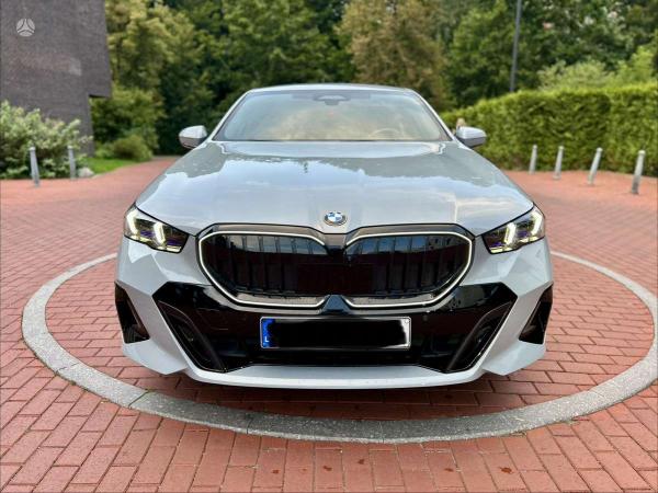 Grey BMW 520 2024 in Vilnius, with an engine capacity of 2.00 L and mileage of 76 thousand km for 55000 €, photo 2 on AUTOMOTO.COM.LV
