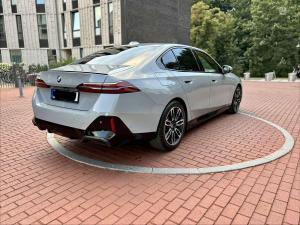Pelēks BMW 520 2024 Viļņa, ar dzinēja tilpumu 2.00 L un nobraukumu 76 tūkst. km par 55000 €, foto 5 vietnē AUTOMOTO.COM.LV