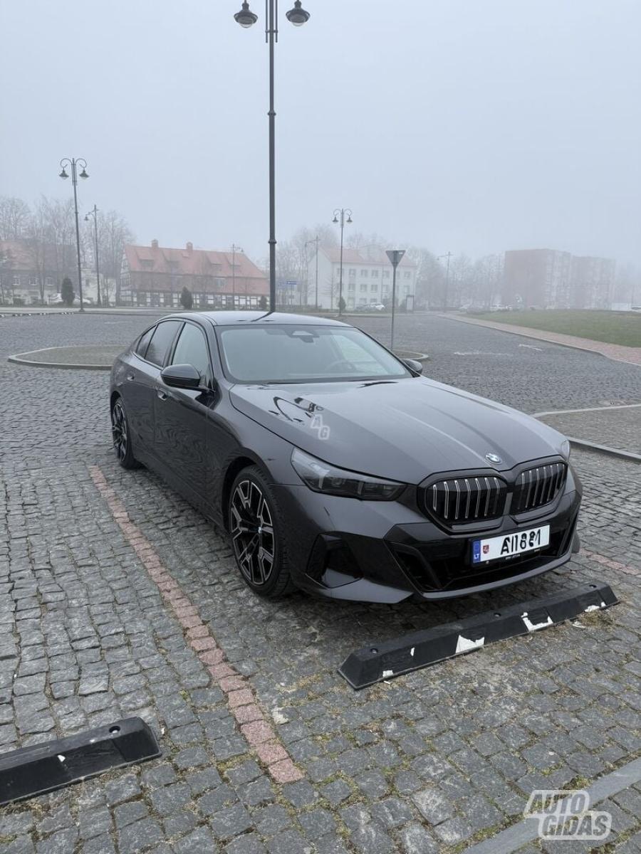 Pelēks BMW 520 2024 Klaipėda, ar dzinēja tilpumu 2.00 L un nobraukumu 69 tūkst. km par 47700 €, foto 1 vietnē AUTOMOTO.COM.LV