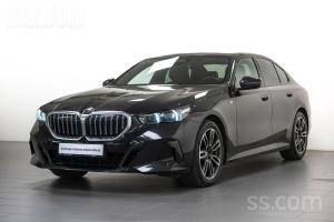 Серый БМВ 520 2024 в Рига, объемом двигателя 2.00 л и пробегом 39 тыс. км за 55500 €, фото  на AUTOMOTO.COM.LV