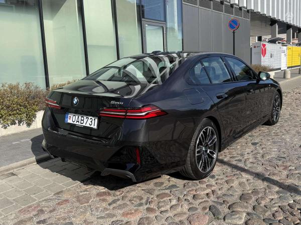 Grey BMW 520 2025 in Vilnius, with an engine capacity of 2.00 L and mileage of 16 thousand km for 53900 €, photo 6 on AUTOMOTO.COM.LV