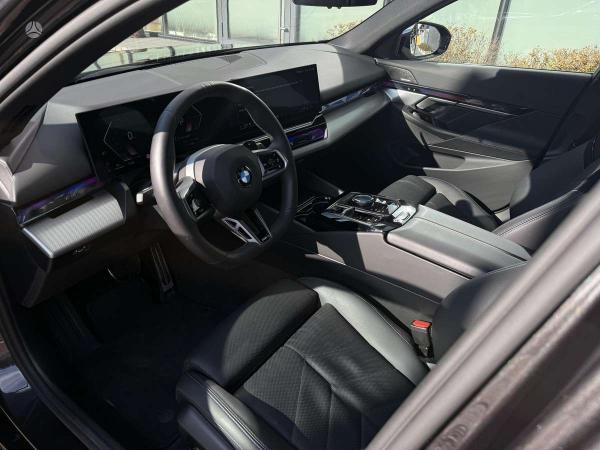 Grey BMW 520 2025 in Vilnius, with an engine capacity of 2.00 L and mileage of 16 thousand km for 53900 €, photo 8 on AUTOMOTO.COM.LV