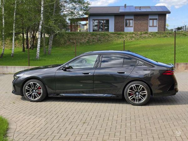 Grey BMW 520 2025 in Elektrenai, with an engine capacity of 2.00 L and mileage of 4 thousand km for 55500 €, photo 9 on AUTOMOTO.COM.LV