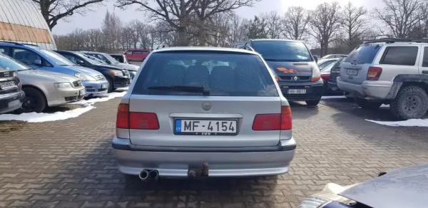Pelēks BMW 520 1997 Valmiera, ar dzinēja tilpumu 2.00 L un nobraukumu 356 tūkst. km par 1800 €, foto 4 vietnē AUTOMOTO.COM.LV