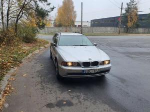 Pelēks BMW 520 2001 Viļņa, ar dzinēja tilpumu 2.00 L un nobraukumu 293 tūkst. km par 800 €, foto 2 vietnē AUTOMOTO.COM.LV