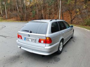 Pelēks BMW 520 2001 Viļņa, ar dzinēja tilpumu 2.00 L un nobraukumu 293 tūkst. km par 800 €, foto 4 vietnē AUTOMOTO.COM.LV