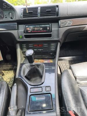 Серый БМВ 520 2001 в Тукумс, объемом двигателя 2.20 л и пробегом 370 тыс. км за 1999 €, фото 9 на AUTOMOTO.COM.LV