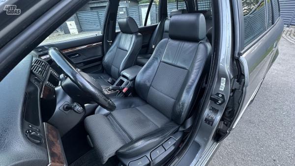 Grey BMW 520 2002 in Vilnius, with an engine capacity of 2.20 L and mileage of 308 thousand km for 1750 €, photo 10 on AUTOMOTO.COM.LV