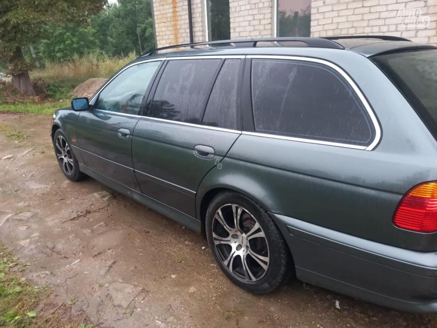 Pelēks BMW 520 2003 Naujoji Akmenė, ar dzinēja tilpumu 2.00 L un nobraukumu 400 tūkst. km par 850 €, foto 5 vietnē AUTOMOTO.COM.LV