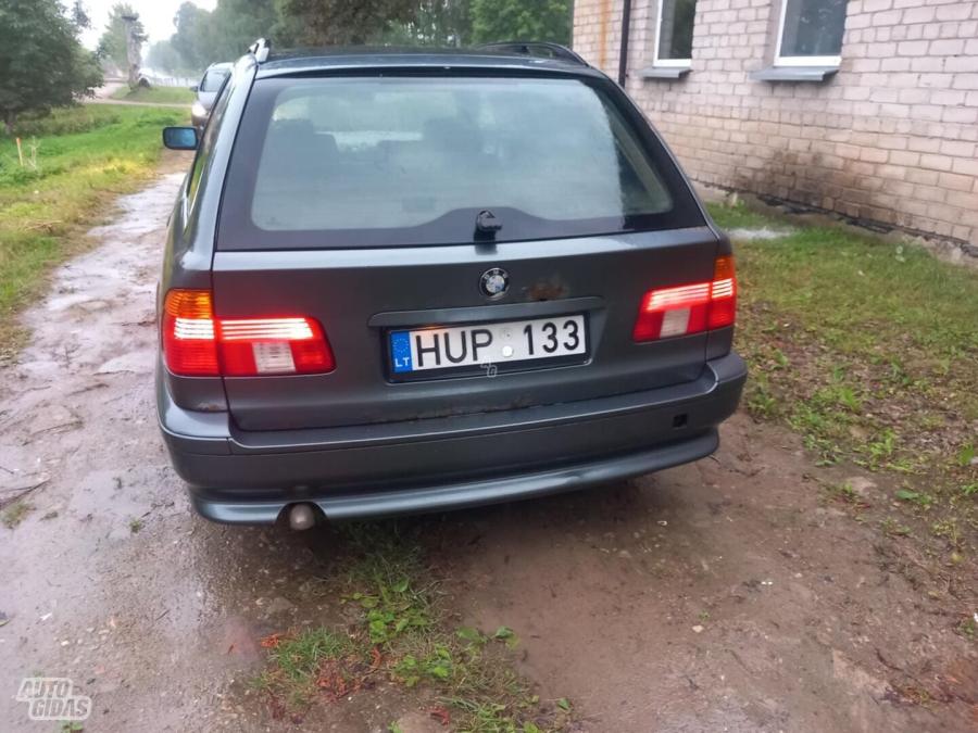 Pelēks BMW 520 2003 Naujoji Akmenė, ar dzinēja tilpumu 2.00 L un nobraukumu 400 tūkst. km par 850 €, foto 7 vietnē AUTOMOTO.COM.LV