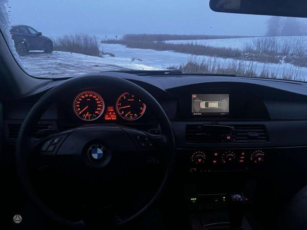 Pelēks BMW 520 2005 Alīta, ar dzinēja tilpumu 2.50 L un nobraukumu 42 tūkst. km par 2500 €, foto 6 vietnē AUTOMOTO.COM.LV