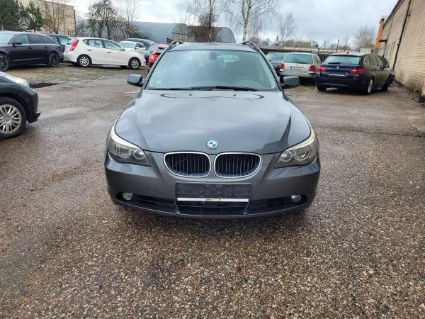 Grey BMW 520 2006 in Telschi, with an engine capacity of 2.00 L and mileage of 300 thousand km for 4150 €, photo 2 on AUTOMOTO.COM.LV