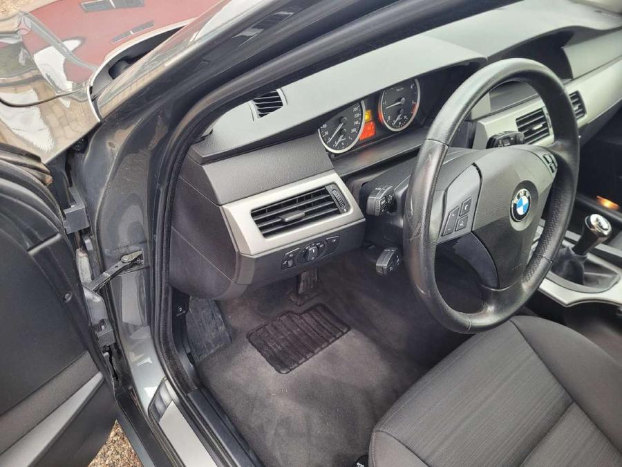 Grey BMW 520 2006 in Telschi, with an engine capacity of 2.00 L and mileage of 300 thousand km for 4150 €, photo 19 on AUTOMOTO.COM.LV