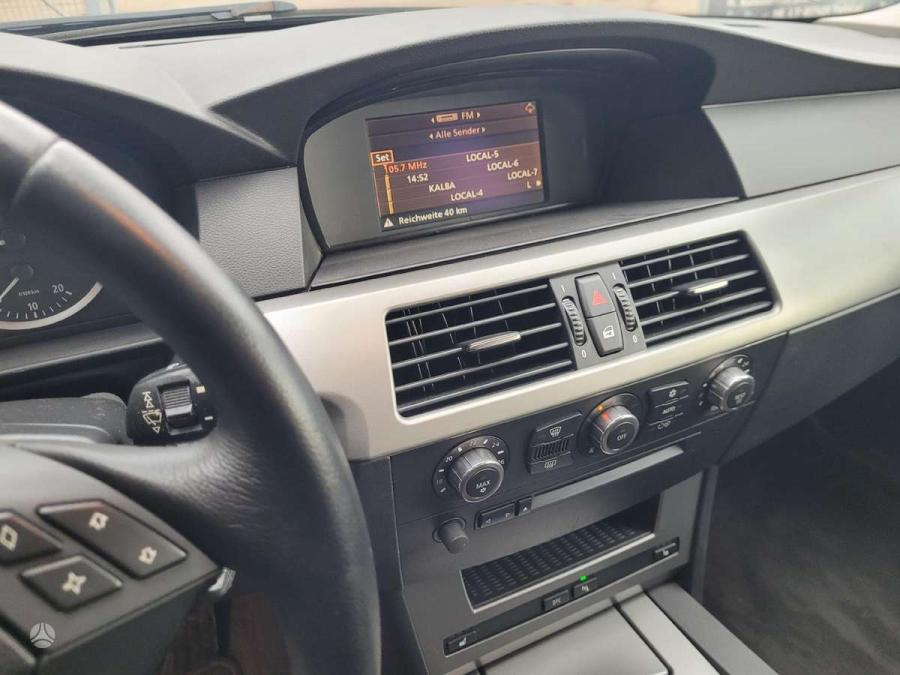 Grey BMW 520 2006 in Telschi, with an engine capacity of 2.00 L and mileage of 300 thousand km for 4150 €, photo 21 on AUTOMOTO.COM.LV