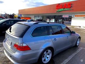 Grey BMW 520 2006 in Kaunas, with an engine capacity of 2.00 L and mileage of 357 thousand km for 2500 €, photo 8 on AUTOMOTO.COM.LV