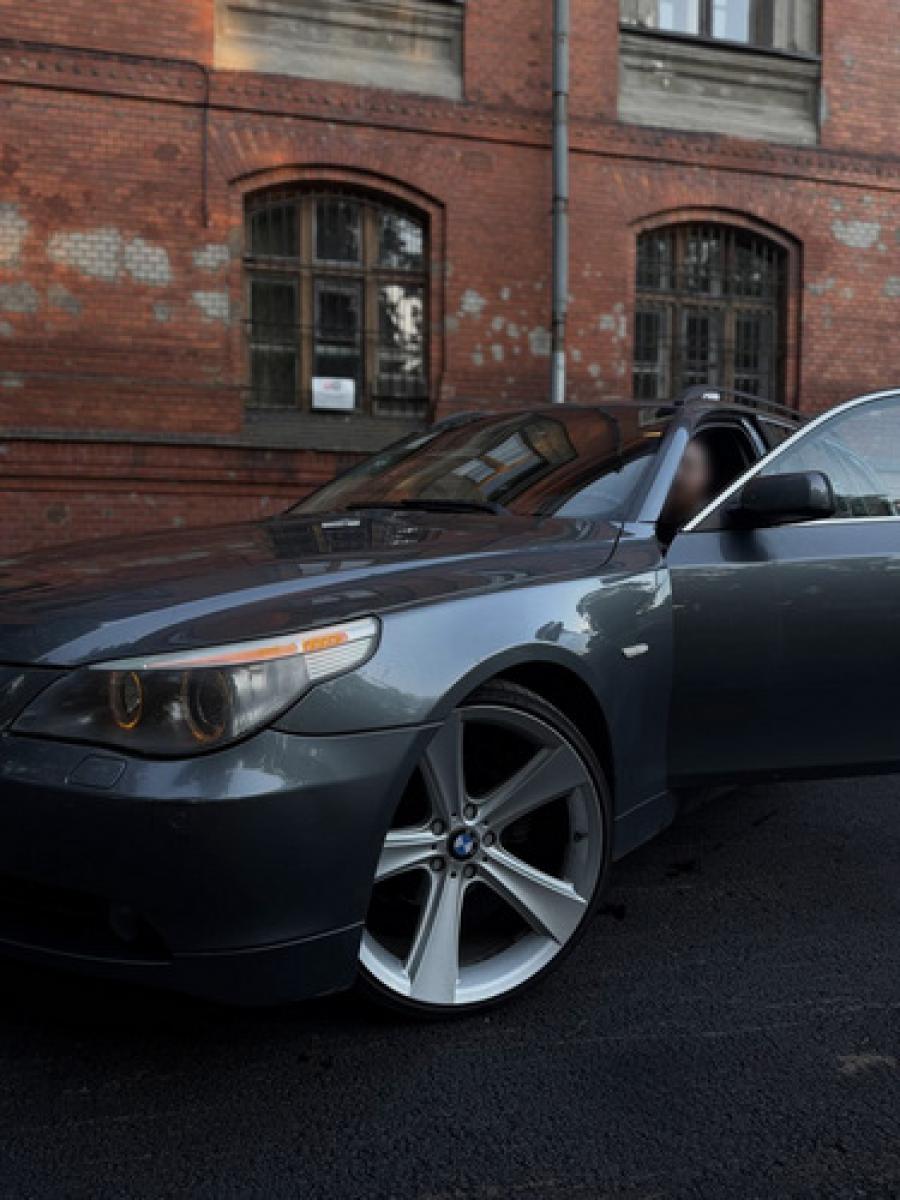 Pelēks BMW 520 2006 Narva, ar dzinēja tilpumu 2.00 L un nobraukumu 387 tūkst. km par 3900 €, foto 5 vietnē AUTOMOTO.COM.LV