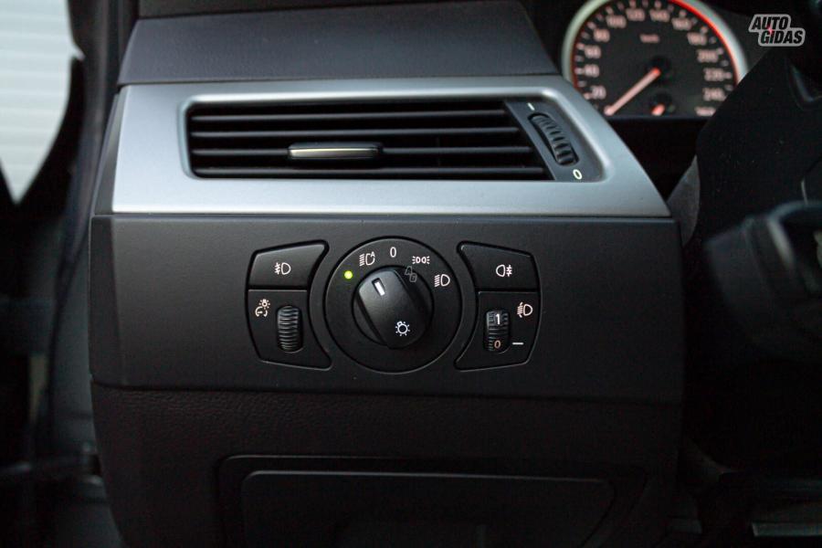 Pelēks BMW 520 2006 Kauņa, ar dzinēja tilpumu 2.00 L un nobraukumu 360 tūkst. km par 2950 €, foto 30 vietnē AUTOMOTO.COM.LV
