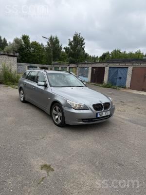 Grey BMW 520 2006 in Riga, with an engine capacity of 2.00 L and mileage of 208 thousand km for 2200 €, photo  on AUTOMOTO.COM.LV