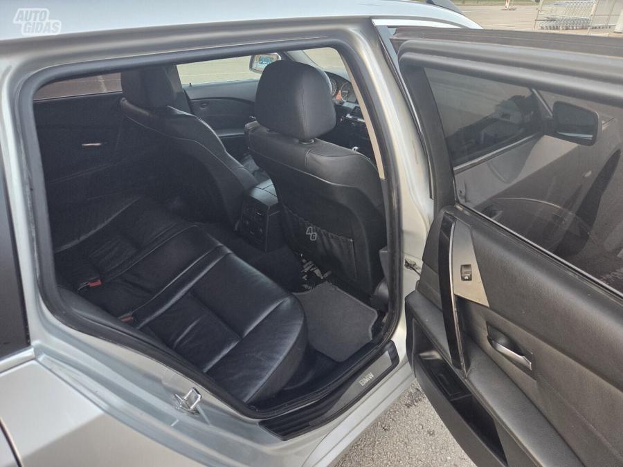 Grey BMW 520 2006 in Kaunas, with an engine capacity of 2.00 L and mileage of 410 thousand km for 2099 €, photo 24 on AUTOMOTO.COM.LV