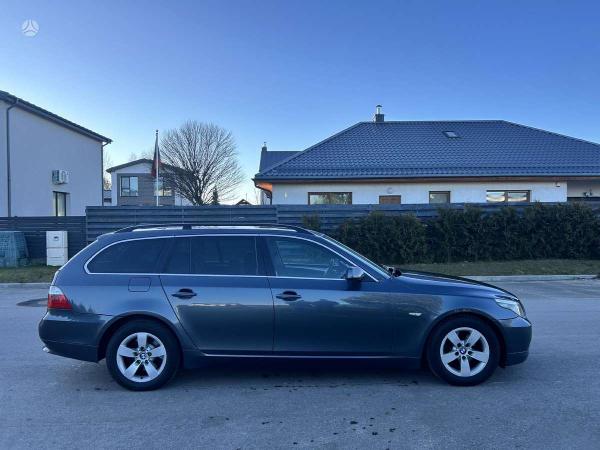 Pelēks BMW 520 2007 Viļņa, ar dzinēja tilpumu 2.00 L un nobraukumu 350 tūkst. km par 2900 €, foto 2 vietnē AUTOMOTO.COM.LV