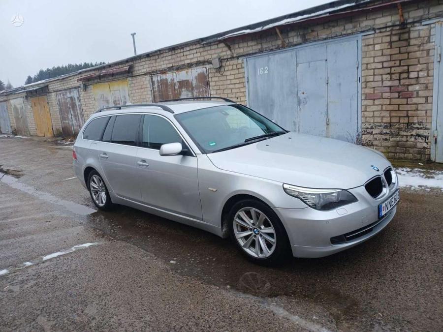 Grey BMW 520 2007 in Visaginas, with an engine capacity of 2.00 L and mileage of 311 thousand km for 3900 €, photo 5 on AUTOMOTO.COM.LV