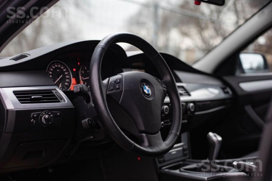 Grey BMW 520 2007 in Riga, with an engine capacity of 2.00 L and mileage of 388 thousand km for 4490 €, photo 14 on AUTOMOTO.COM.LV