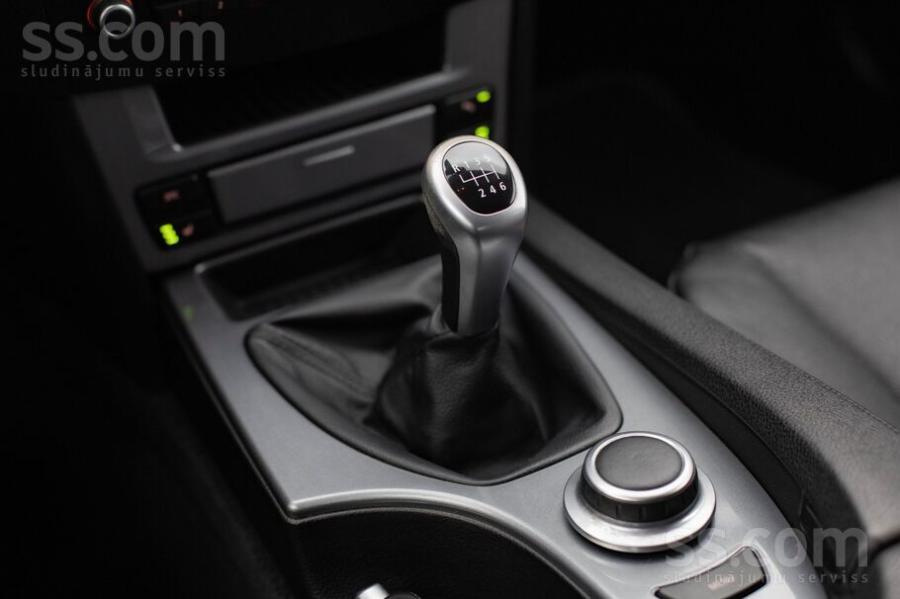Grey BMW 520 2007 in Riga, with an engine capacity of 2.00 L and mileage of 388 thousand km for 4490 €, photo 24 on AUTOMOTO.COM.LV