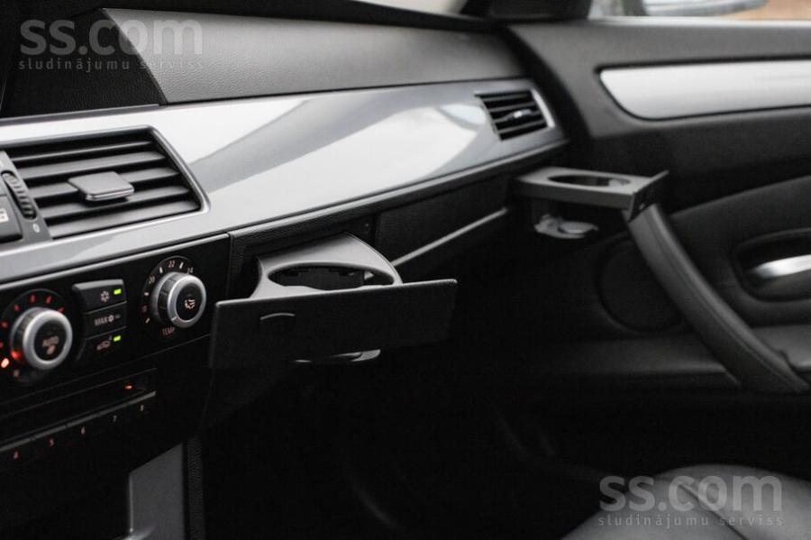 Grey BMW 520 2007 in Riga, with an engine capacity of 2.00 L and mileage of 388 thousand km for 4490 €, photo 25 on AUTOMOTO.COM.LV