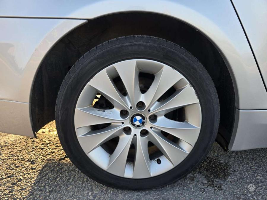 Pelēks BMW 520 2007 Mažeikiai, ar dzinēja tilpumu 2.00 L un nobraukumu 259 tūkst. km par 5500 €, foto 13 vietnē AUTOMOTO.COM.LV