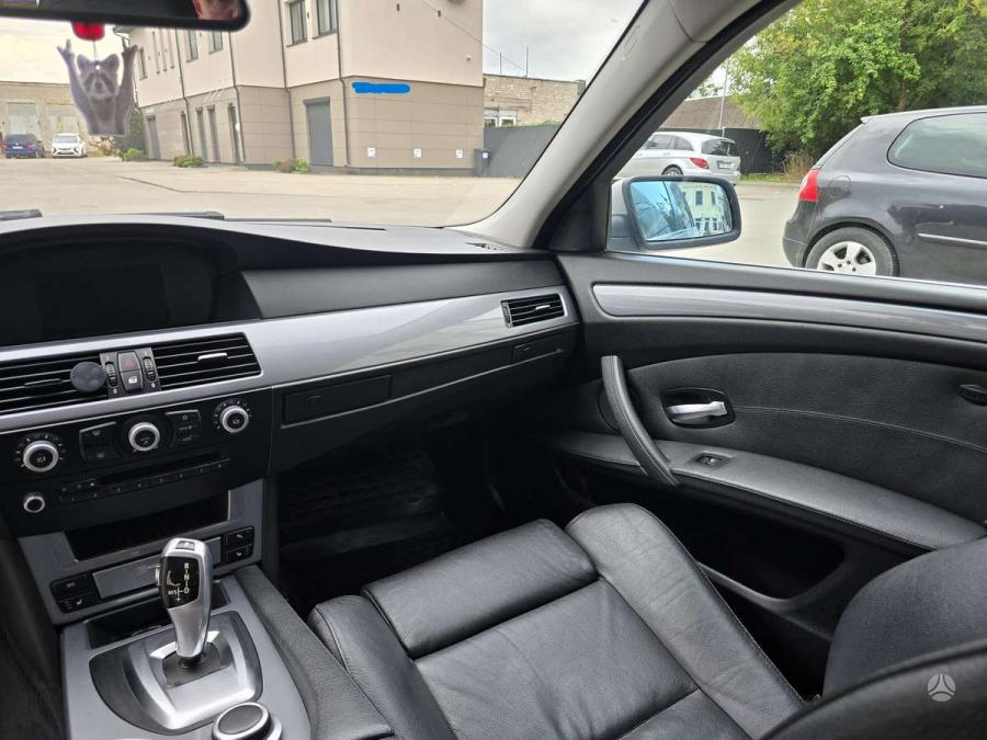 Pelēks BMW 520 2007 Mažeikiai, ar dzinēja tilpumu 2.00 L un nobraukumu 259 tūkst. km par 5500 €, foto 17 vietnē AUTOMOTO.COM.LV