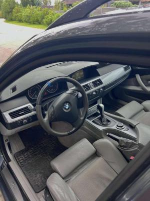 Grey BMW 520 2007 in Klaipeda, with an engine capacity of 2.00 L and mileage of 305 thousand km for 1950 €, photo 9 on AUTOMOTO.COM.LV