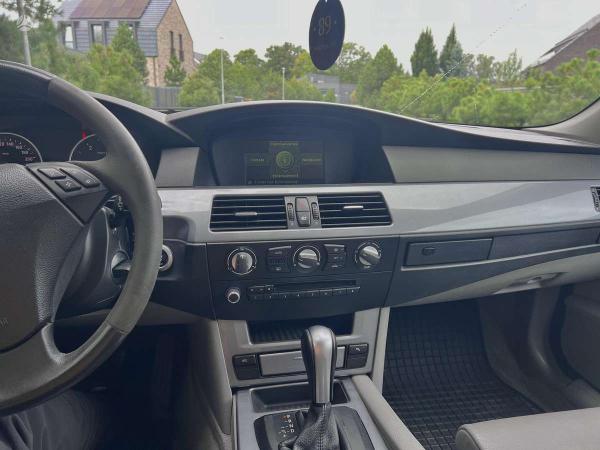 Grey BMW 520 2007 in Klaipeda, with an engine capacity of 2.00 L and mileage of 305 thousand km for 1950 €, photo 10 on AUTOMOTO.COM.LV