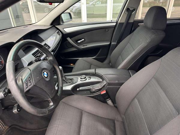 BMW 520 2007 in Vilnius on AUTOMOTO.COM.LV Grey BMW 520 2007 in Vilnius, with an engine capacity of 2.00 L and mileage of 320 thousand km for 3250 €, photo 8 on AUTOMOTO.COM.LV
