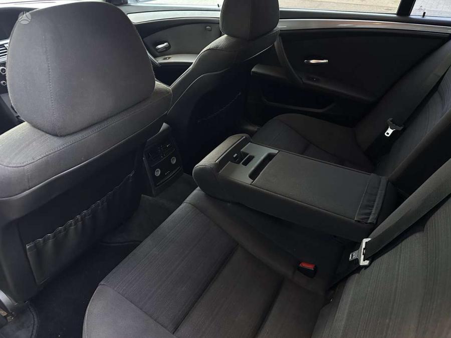 Grey BMW 520 2007 in Vilnius, with an engine capacity of 2.00 L and mileage of 320 thousand km for 2900 €, photo 9 on AUTOMOTO.COM.LV