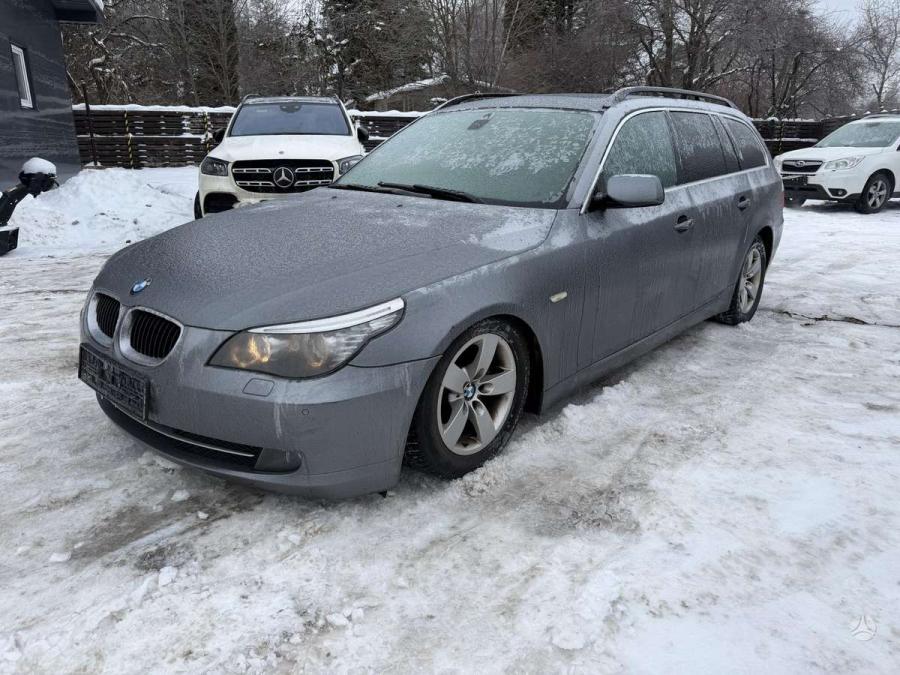Pelēks BMW 520 2008 Viļņa, ar dzinēja tilpumu 2.00 L un nobraukumu 276 tūkst. km par 3000 €, foto 2 vietnē AUTOMOTO.COM.LV