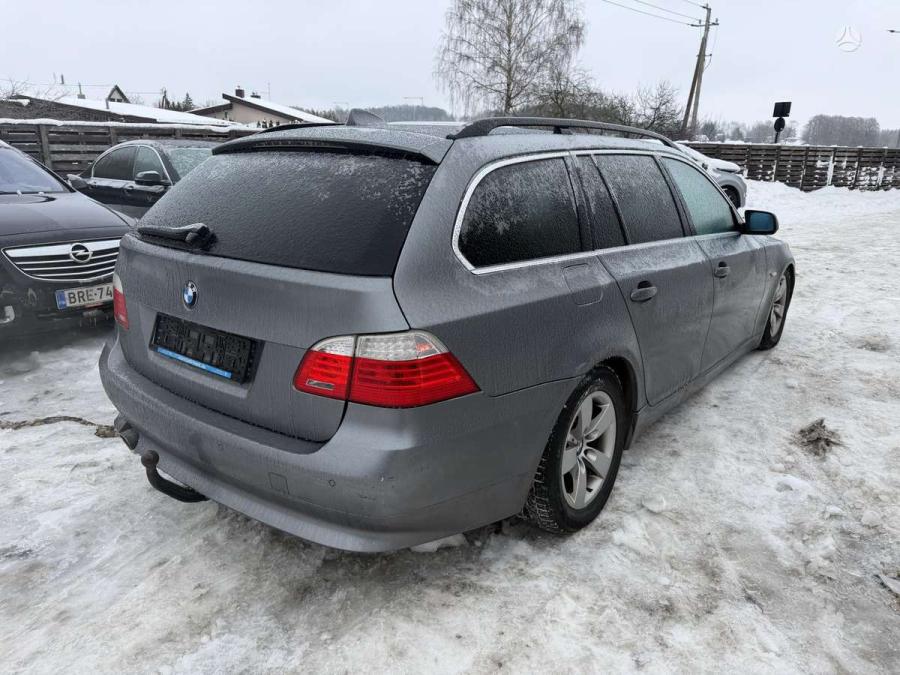 Pelēks BMW 520 2008 Viļņa, ar dzinēja tilpumu 2.00 L un nobraukumu 276 tūkst. km par 3000 €, foto 13 vietnē AUTOMOTO.COM.LV