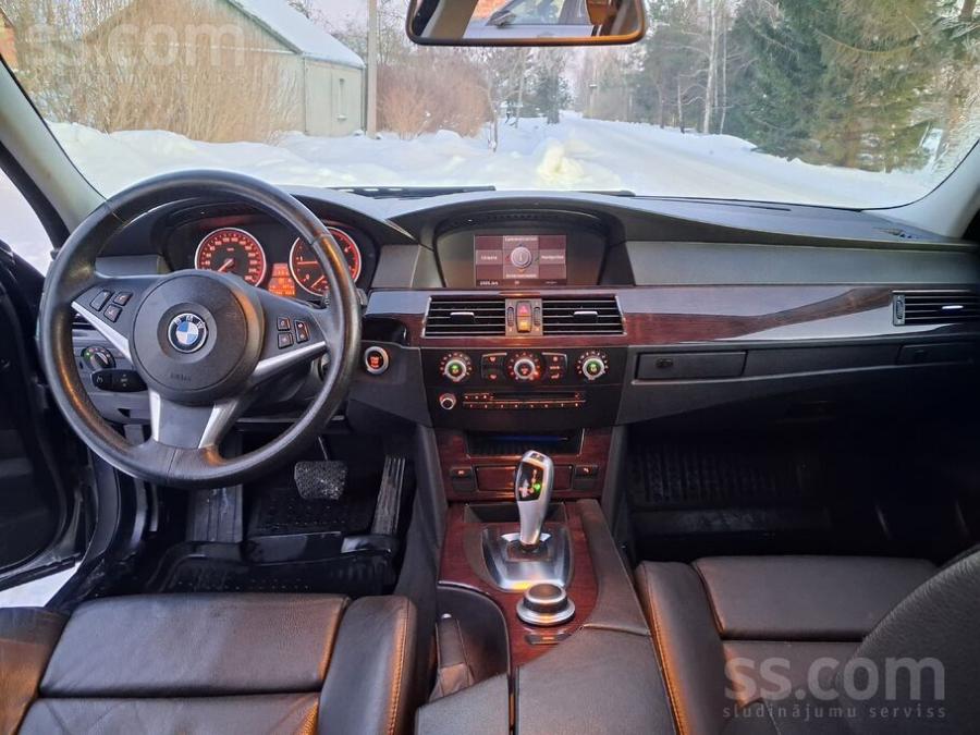 Grey BMW 520 2008 in Liepaja, with an engine capacity of 2.00 L and mileage of 302 thousand km for 6000 €, photo 8 on AUTOMOTO.COM.LV