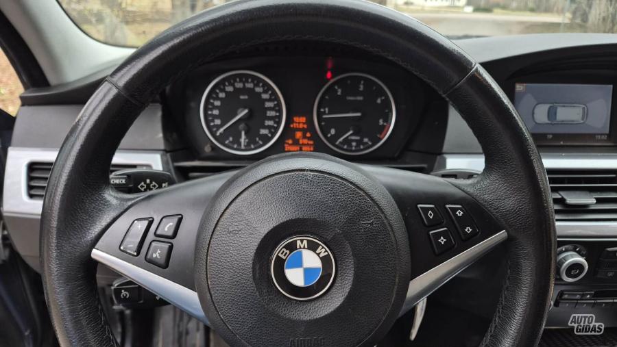 Pelēks BMW 520 2008 Telšiai, ar dzinēja tilpumu 2.00 L un nobraukumu 277 tūkst. km par 3700 €, foto 5 vietnē AUTOMOTO.COM.LV