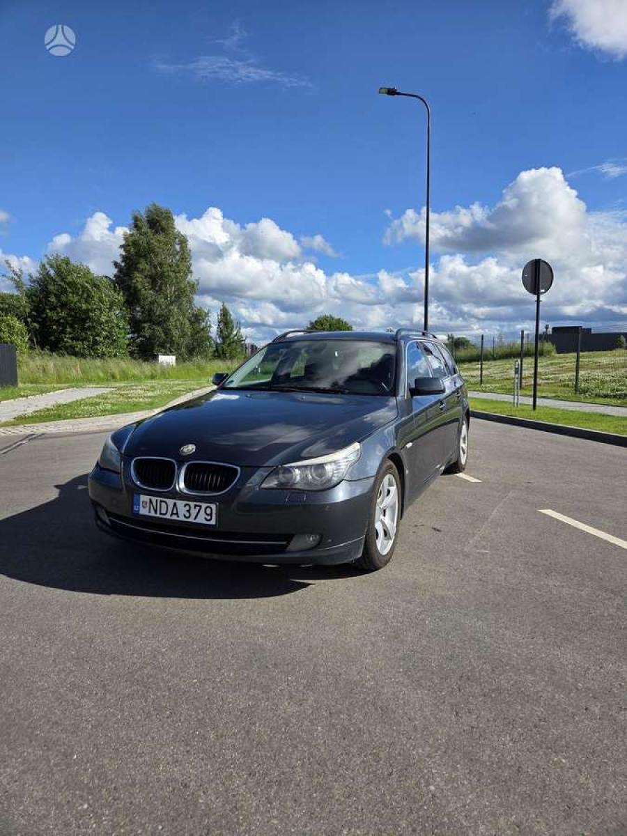 Pelēks BMW 520 2008 Viļņa, ar dzinēja tilpumu 2.00 L un nobraukumu 278 tūkst. km par 3700 €, foto 1 vietnē AUTOMOTO.COM.LV