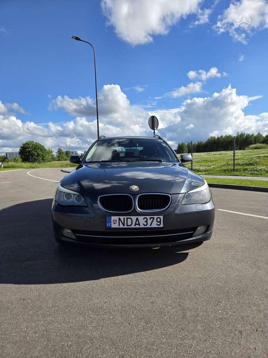 Pelēks BMW 520 2008 Viļņa, ar dzinēja tilpumu 2.00 L un nobraukumu 278 tūkst. km par 3700 €, foto 3 vietnē AUTOMOTO.COM.LV